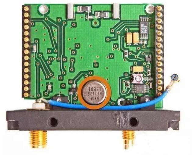 Dismantling FBI car tracking equipment and uncovering its mysterious ...