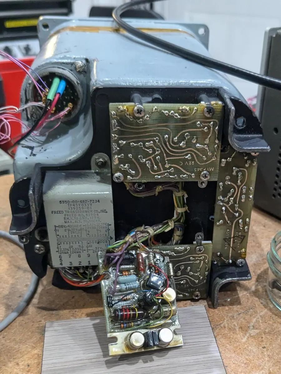 Disassembling the three-axis attitude indicator of the F-4 fighter jet ...